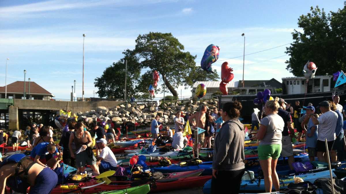 Nearly 400 swim in Peaks to Portland race