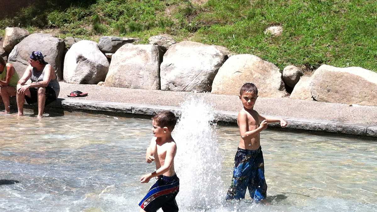 Photos: Hot, humid weather returns
