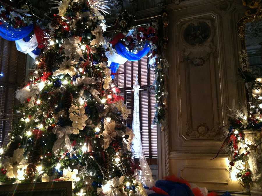 Portland landmark's Christmas decor hearkens back to gilded age