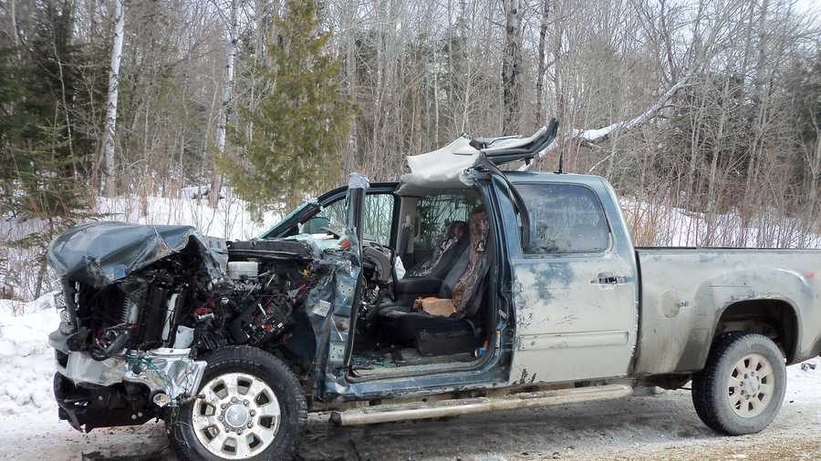 Man injured in logging truck crash in Franklin County