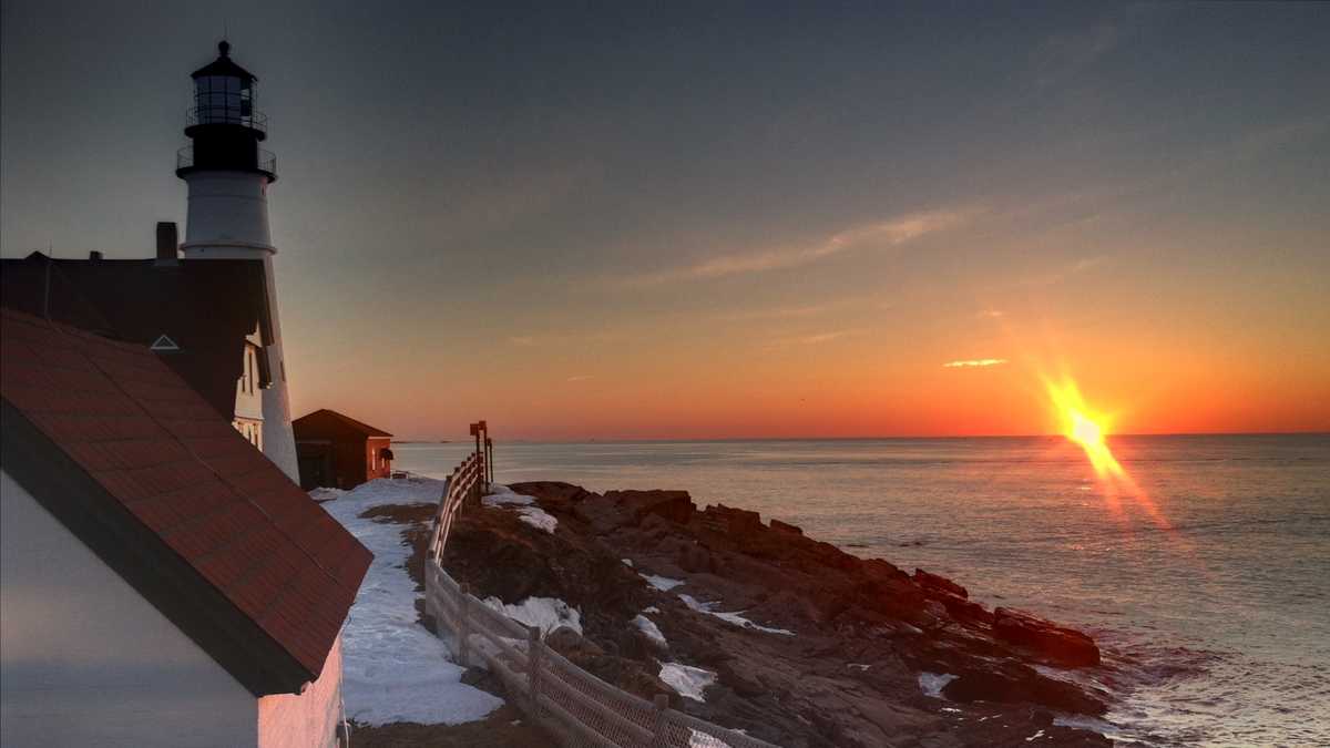 Photos: Sunrise at Portland Head Light