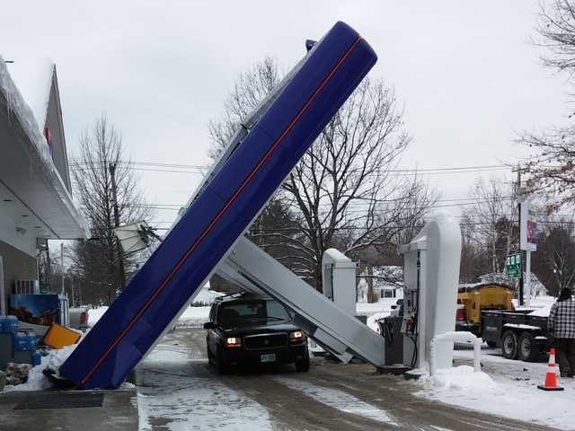 Images: Gas station canopy collapses in Conway