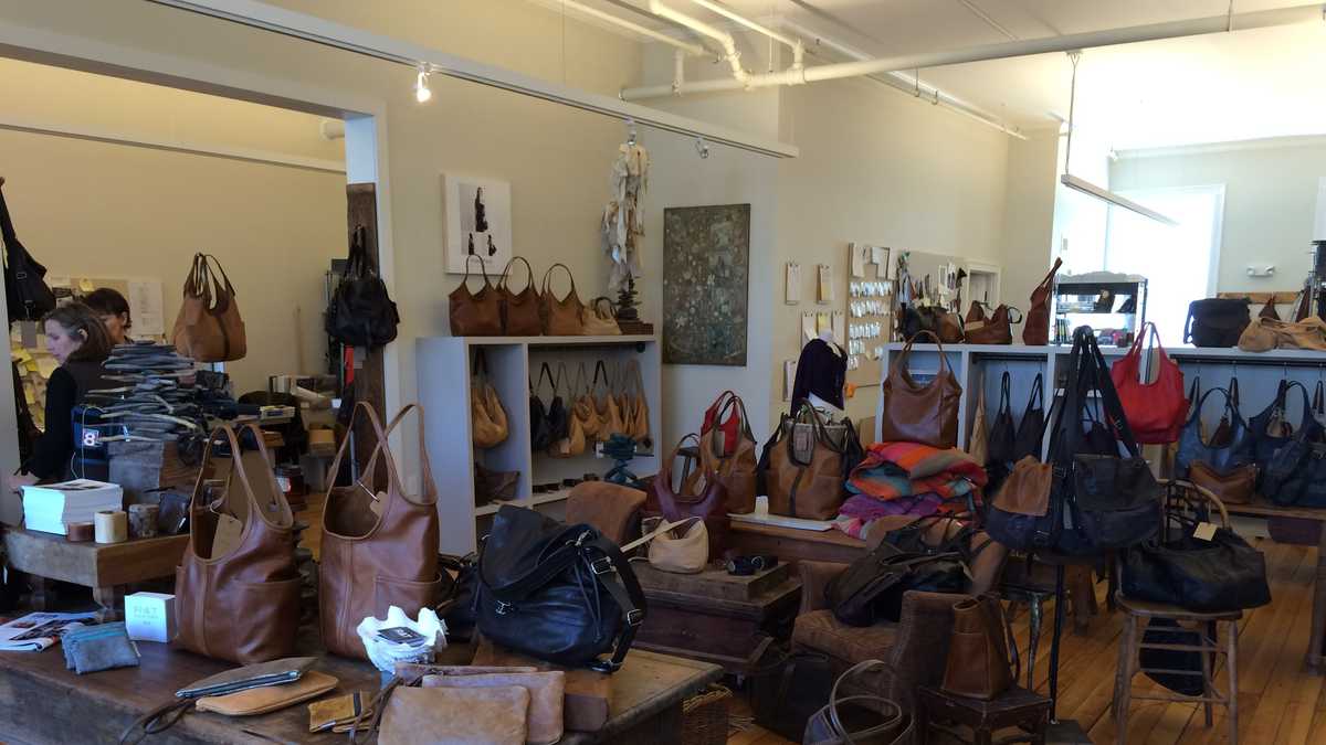 Maine woman gives up restaurants to make handbags