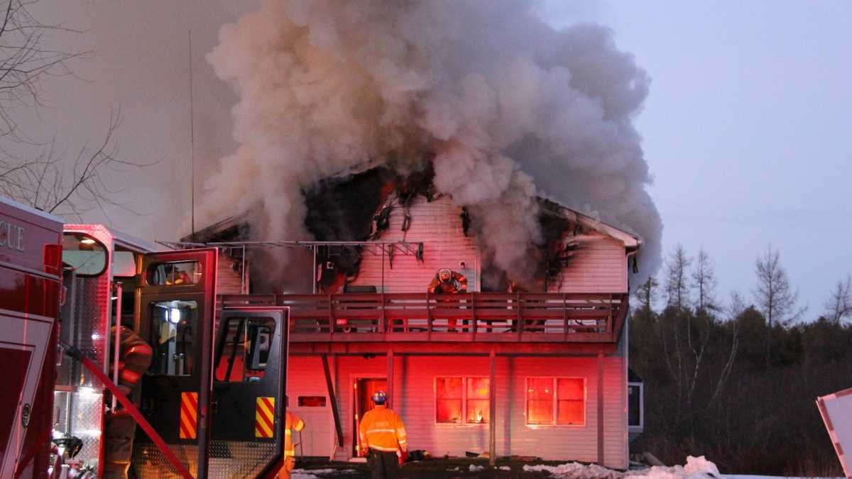 1 person hurt in South Thomaston fire