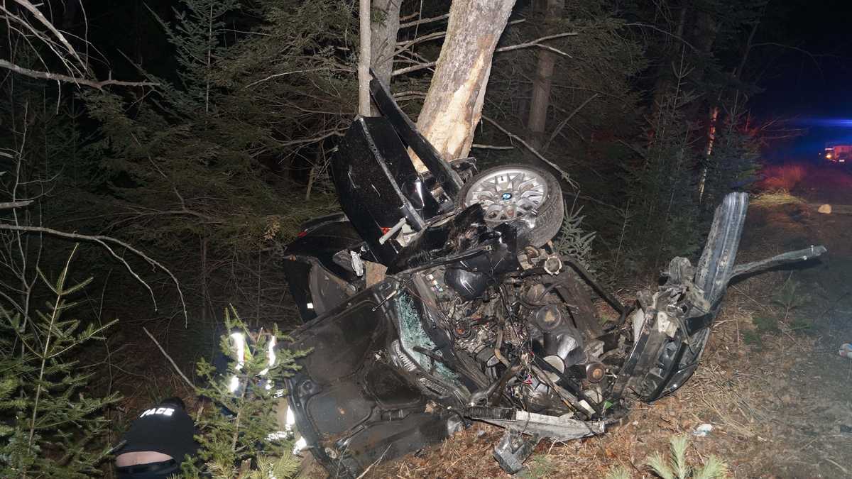 Driver seriously injured in Paris crash