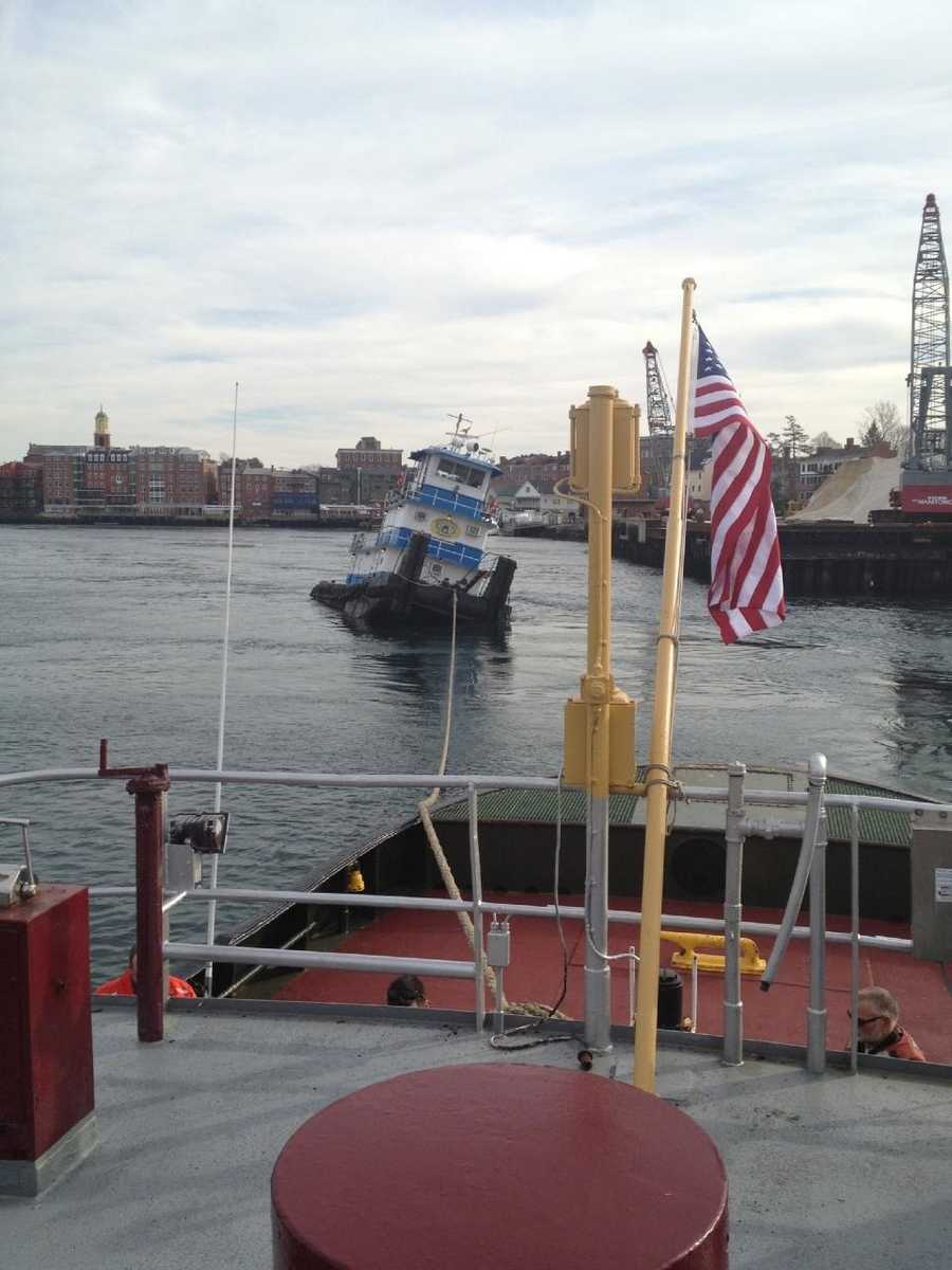 Images: Stranded Tugboat Rescued