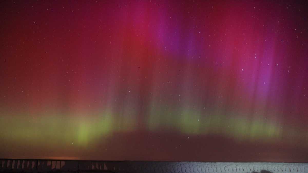 Photos: Northern Lights over Mt. Washington, March 17