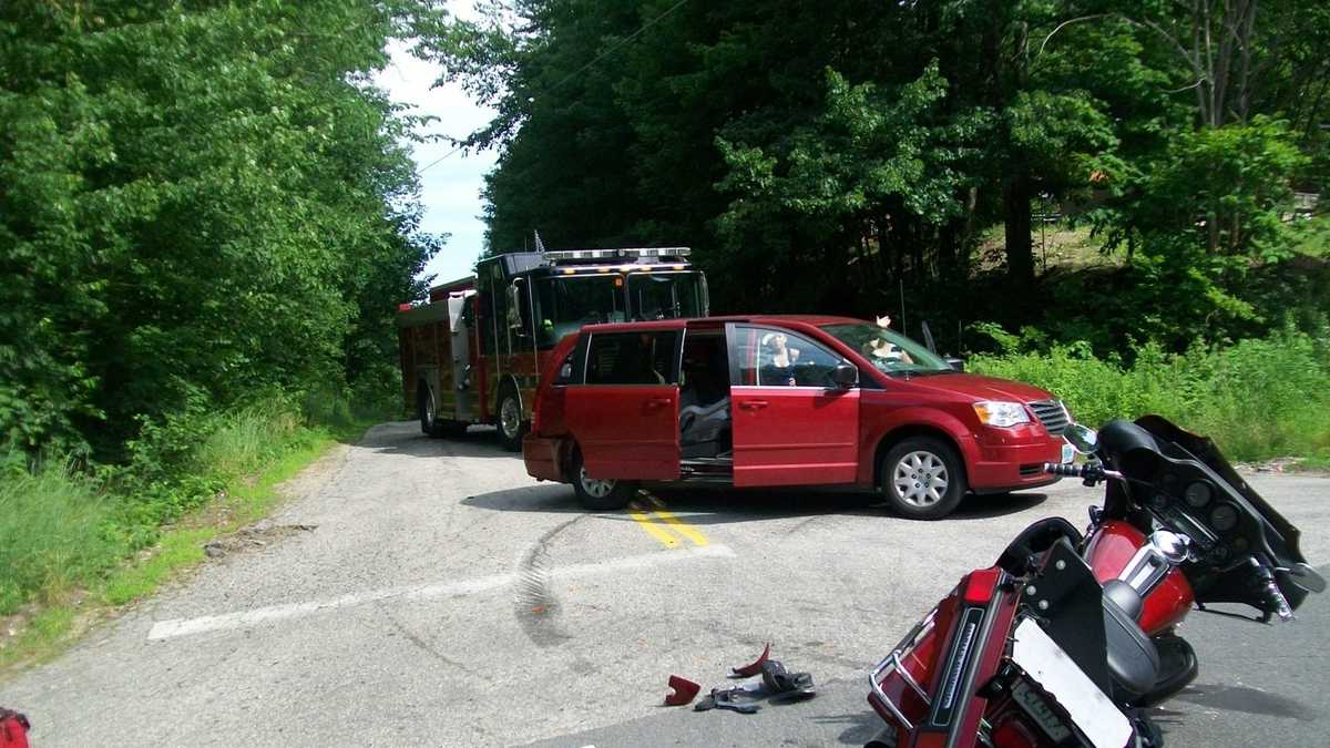 2 motorcycles, van involved in Rochester crash