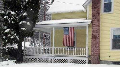 New Hampshire towns with most NH-born residents