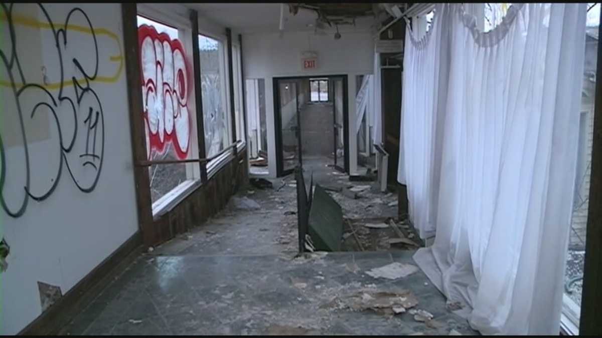 Wayfarer Inn has become a historic mess