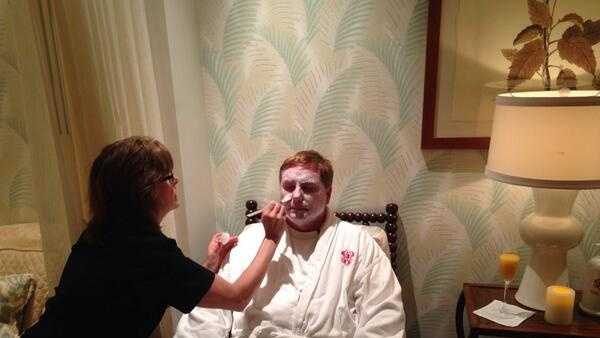 Free Ray Brewer: Ray enjoys relaxing spa day