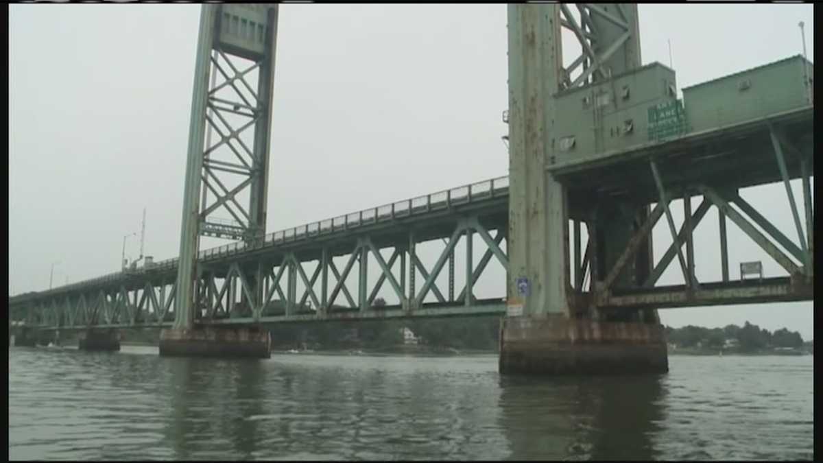 Work proceeding on Sarah Long Bridge