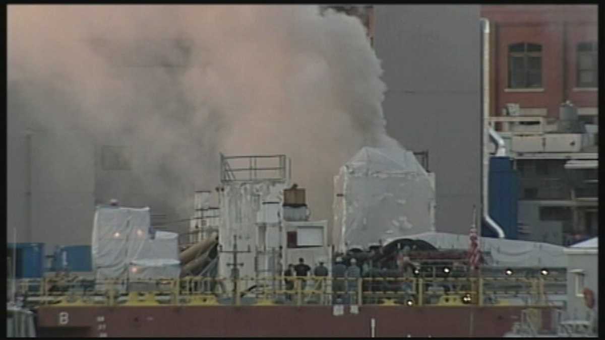 Shipyard firefighters criticize submarine fire report