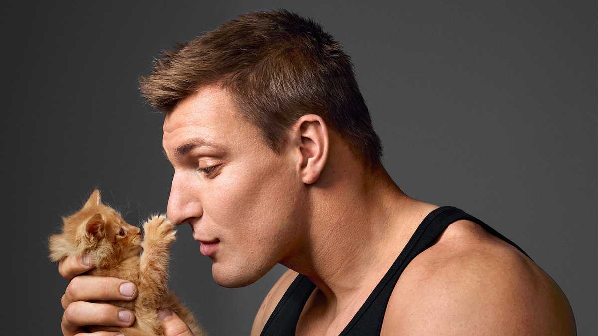 Gronk reveals softer side in ESPN interview