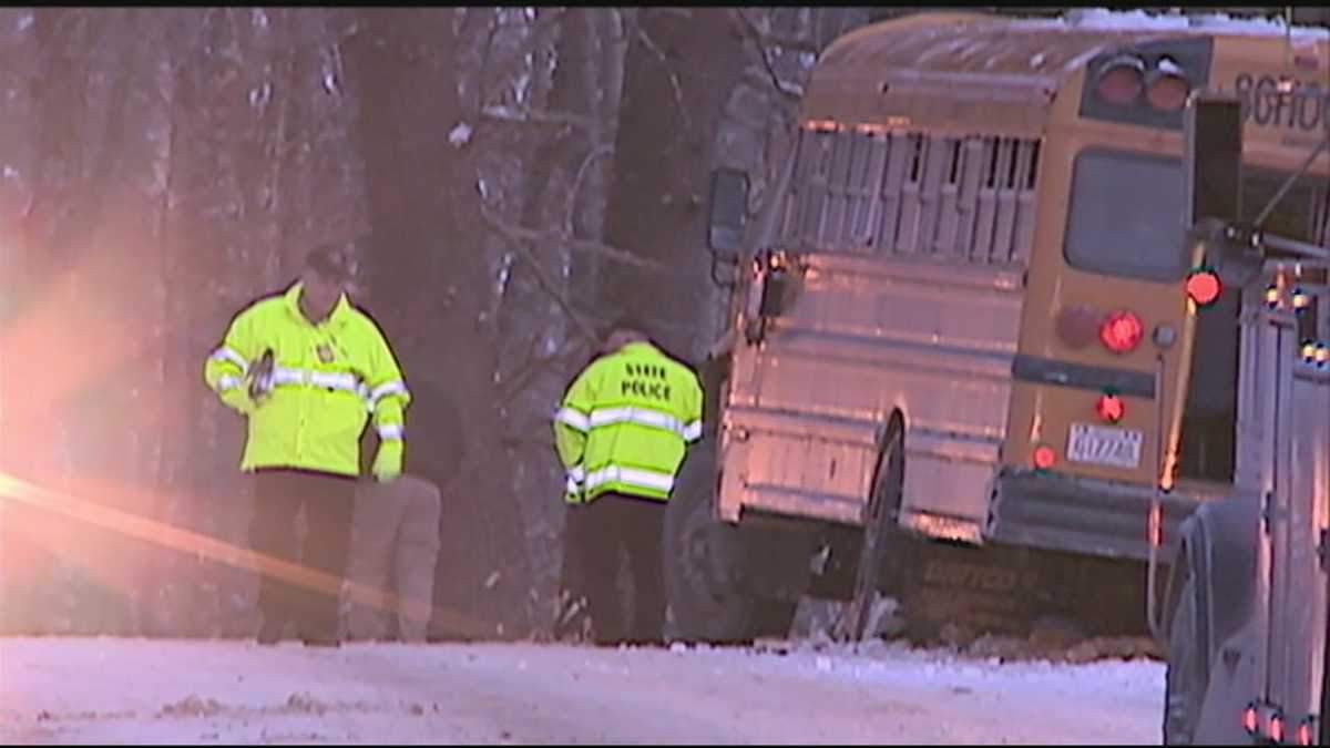 Students suffer minor injuries in Nottingham bus crash