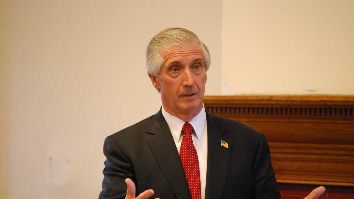 Andrew Card speaks to students at Pinkerton Academy