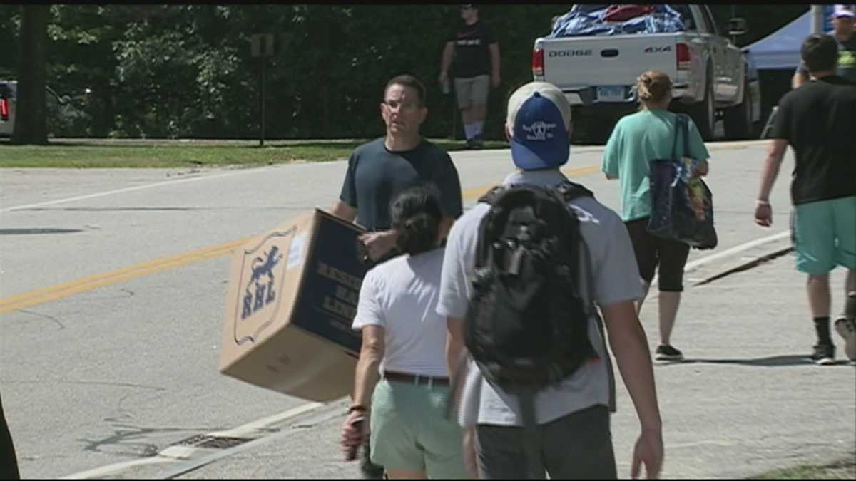 3,200 freshmen move into UNH