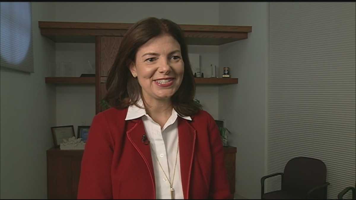 Sen. Kelly Ayotte announces support for clean power plan