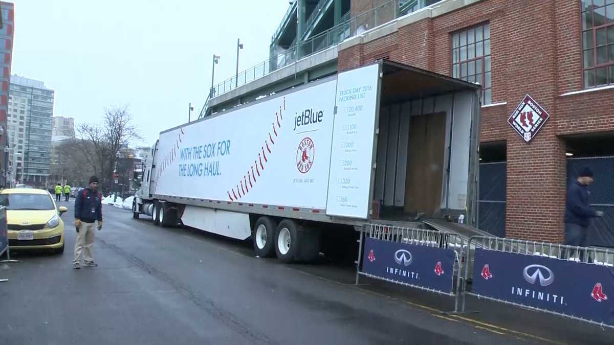 Red Sox continue annual 'Spring Training Truck Day'