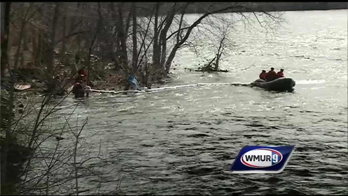 Truck crashes and spills fuel, contaminating Merrimack River