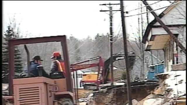 Images show Alton's deadly dam collapse in 1996