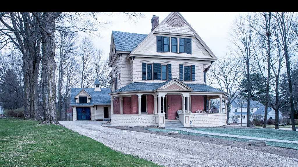 Mansion Monday: Home built in 1889 has spiral staircase, carriage house