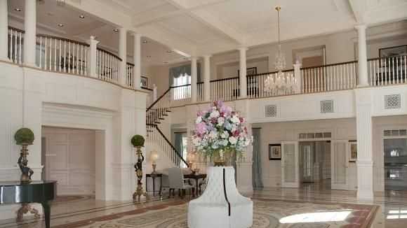 Mansion Monday: Double-mansion has party barn, extravagant ballroom ...