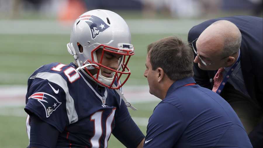 Jimmy Garoppolo sidelined with shoulder injury