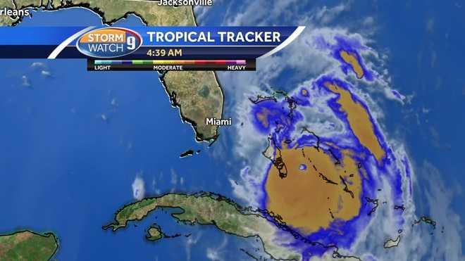 Hurricane Matthew, a Category 4 storm, edges toward Florida