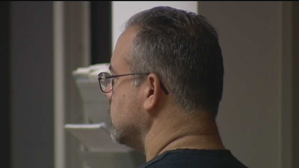 Palm Beach County sheriff's deputy accused of videotaping naked girl