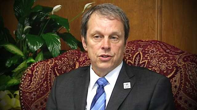 New FAU president aims to rebuild school's image