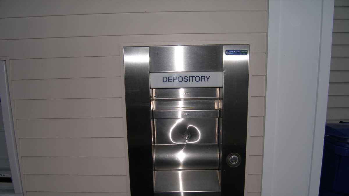 Images: Man shoots Vermont bank's ATM, night deposit box