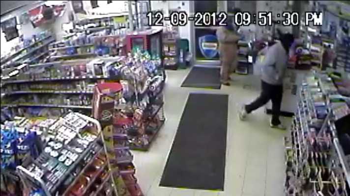 Pair rob grocery store in northern Vermont