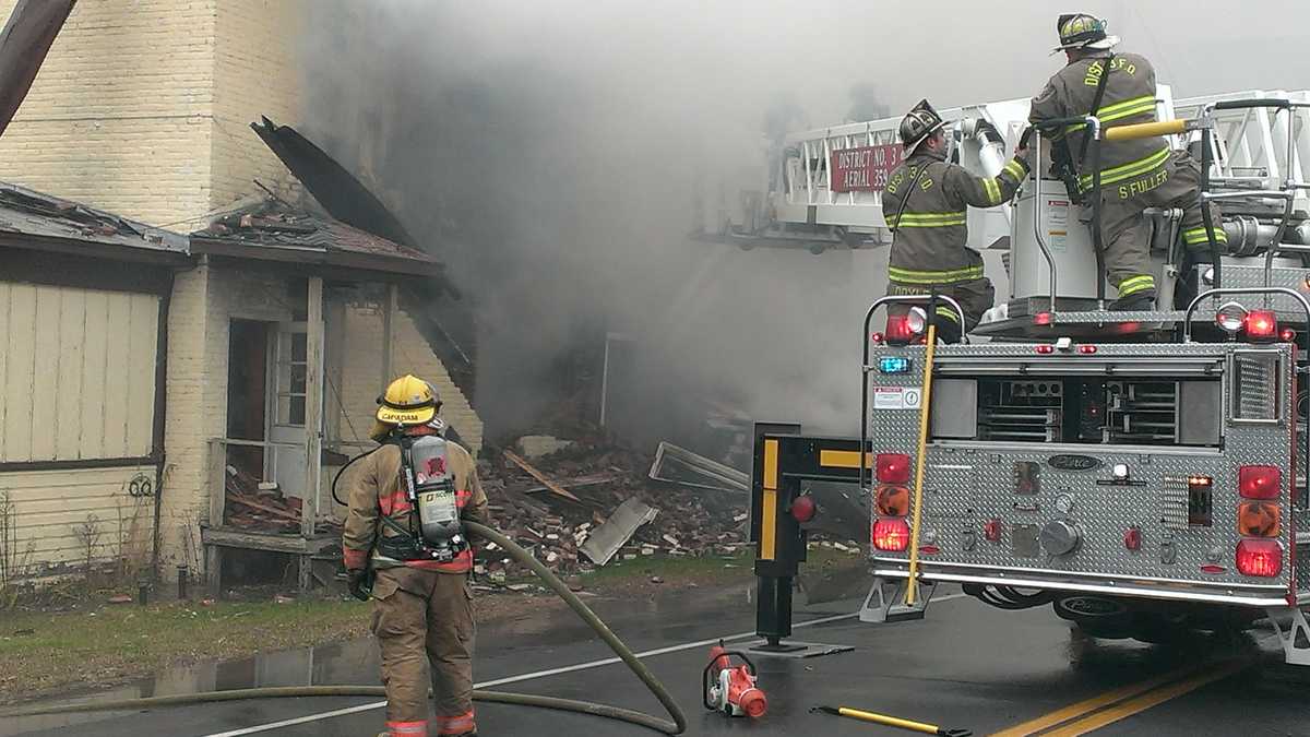 PHOTOS: Fire levels apartment building