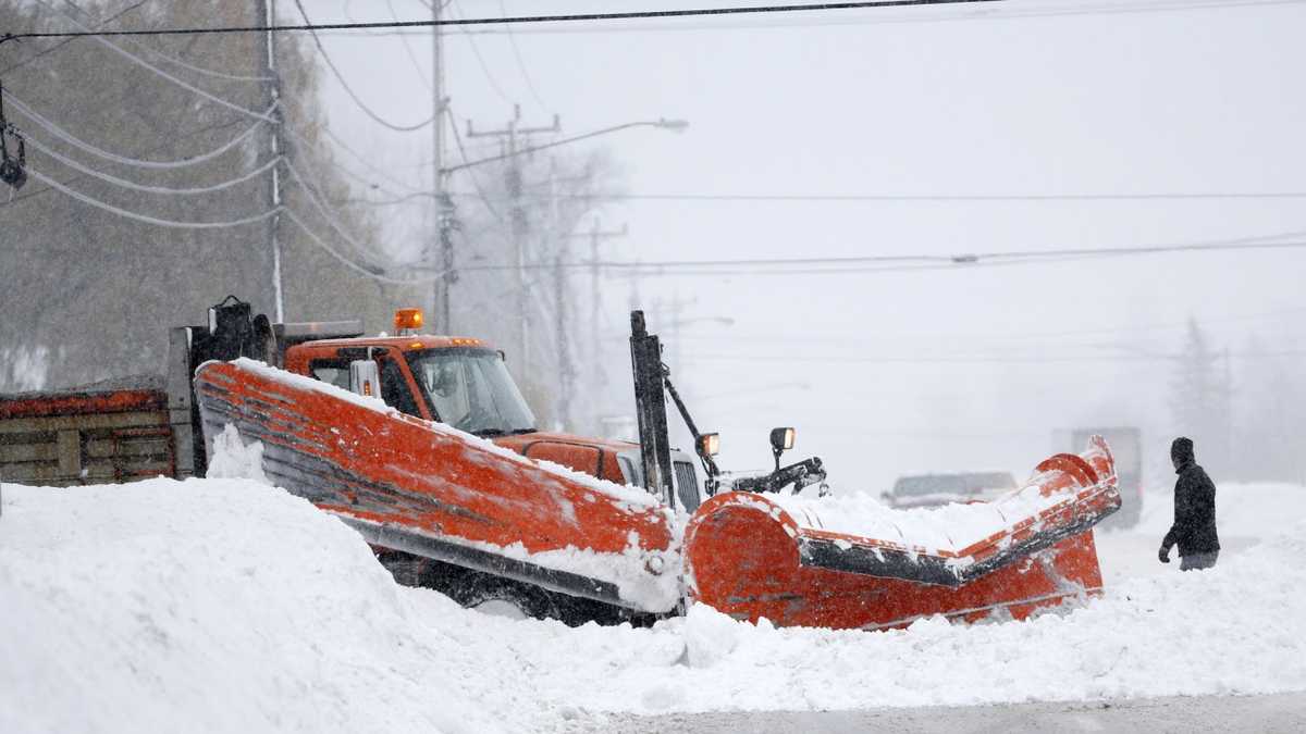 Photos: 6+ feet of snow = travel nightmare