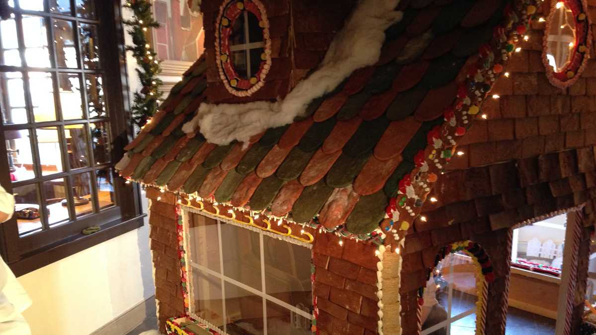 PHOTOS: Giant Gingerbread House