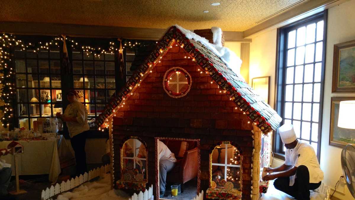 PHOTOS: Giant Gingerbread House