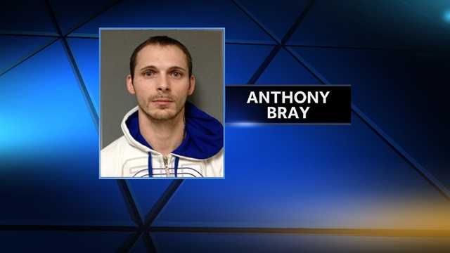 Man arrested in pharmacy robbery