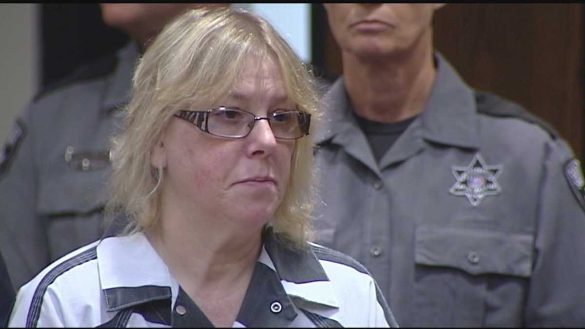 Prison worker Joyce Mitchell pleads guilty to charges related to inmate ...