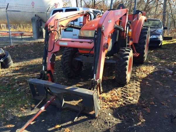 Tractor used to try to steal credit union ATM
