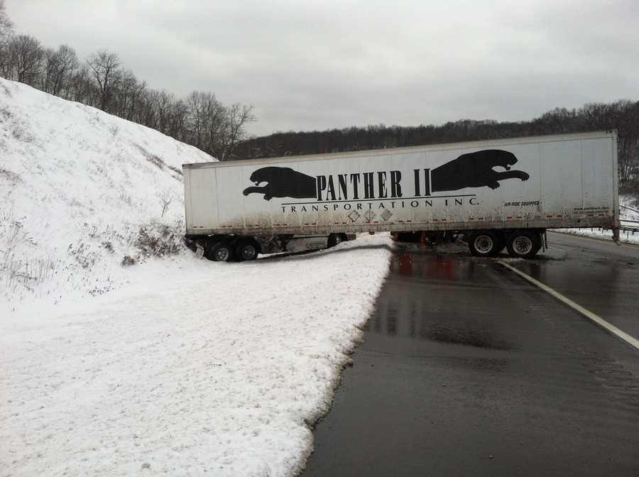 Tractor-Trailer Jacknifes Along Parkway