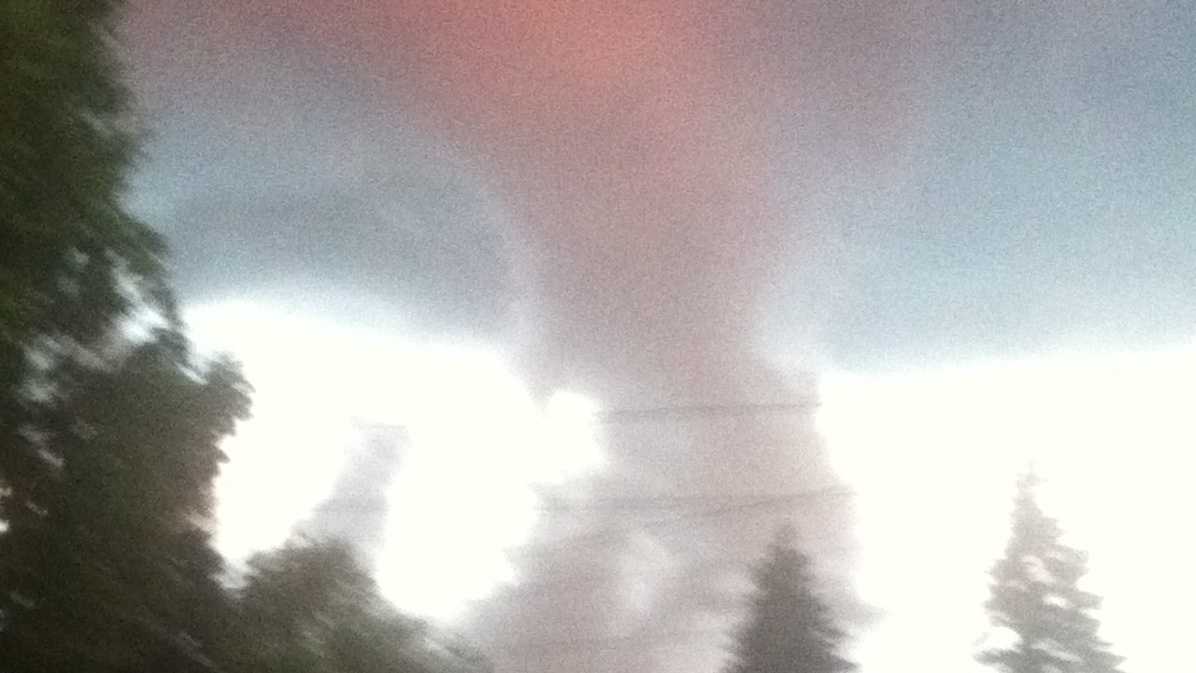 Dozens take photos of clouds that look like tornado