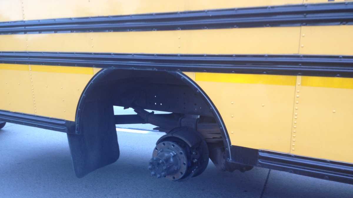 School bus loses wheel on Route 28