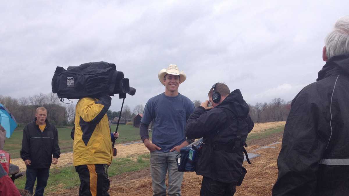 Behind the Scenes of "Farm Kings"