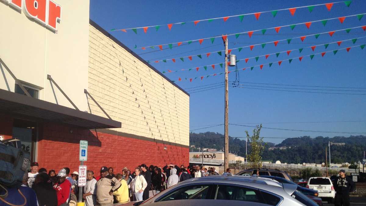 Photos: Bottom Dollar Food opens in Homestead