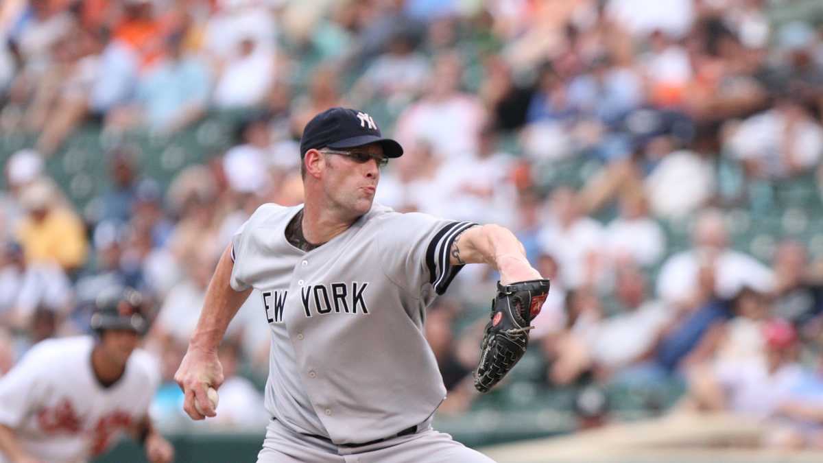 Pirates agree to terms with Kyle Farnsworth