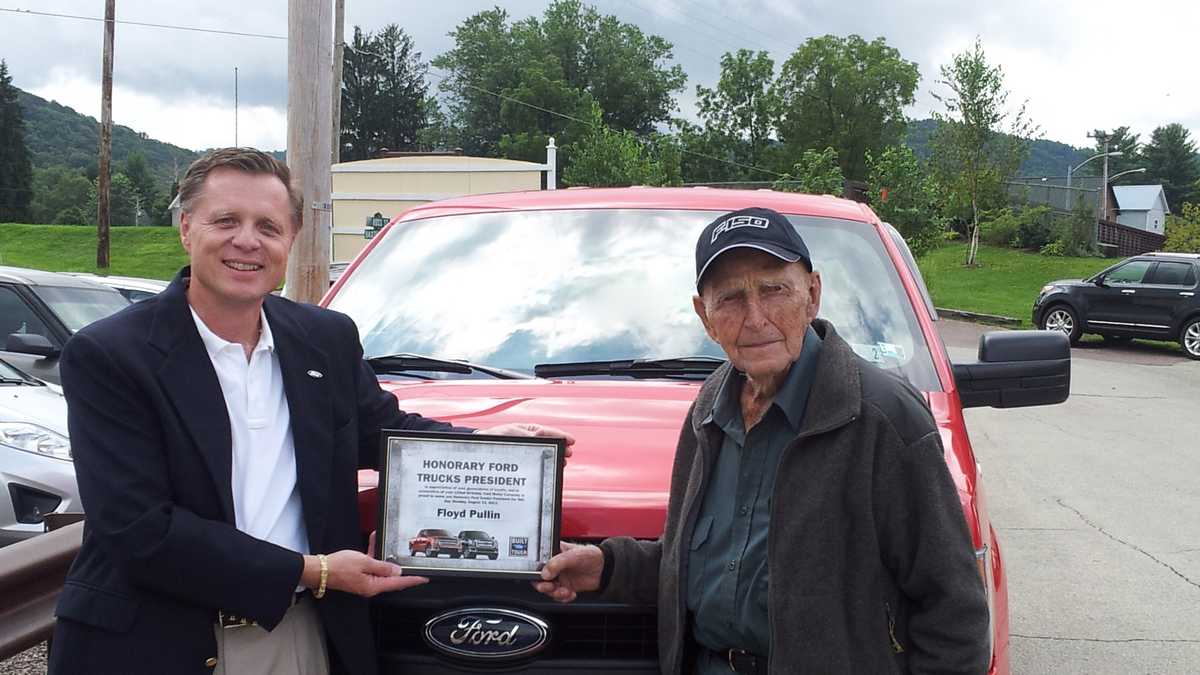Photos: Ford lover celebrates 102nd birthday