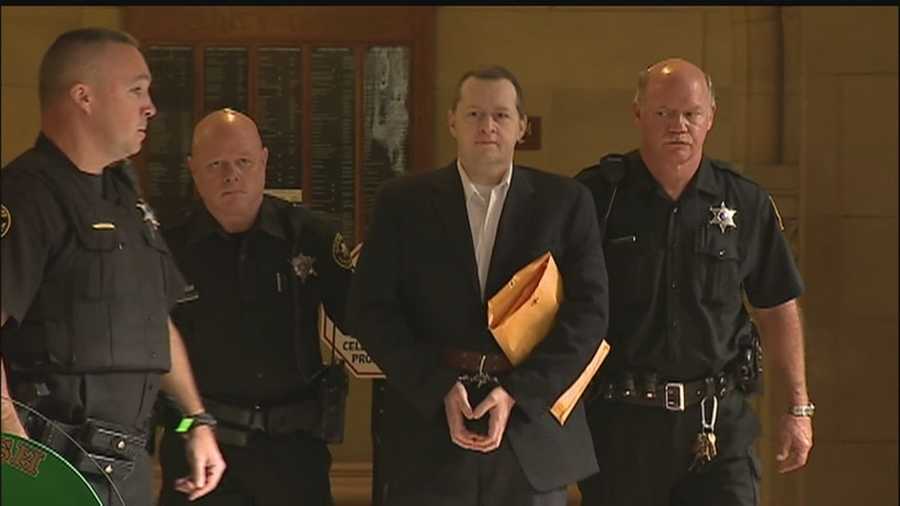 Ex's 1999 stabbing trial delayed by new evidence