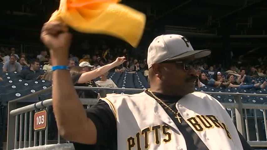Photos: Pirates fans watch Game 2 in Pittsburgh AND St. Louis