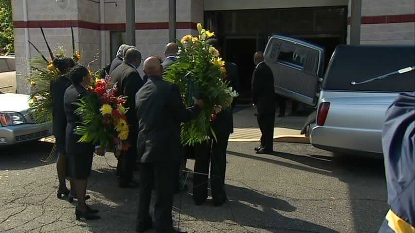Photos: Steeler greats pay respects at L.C. Greenwood funeral